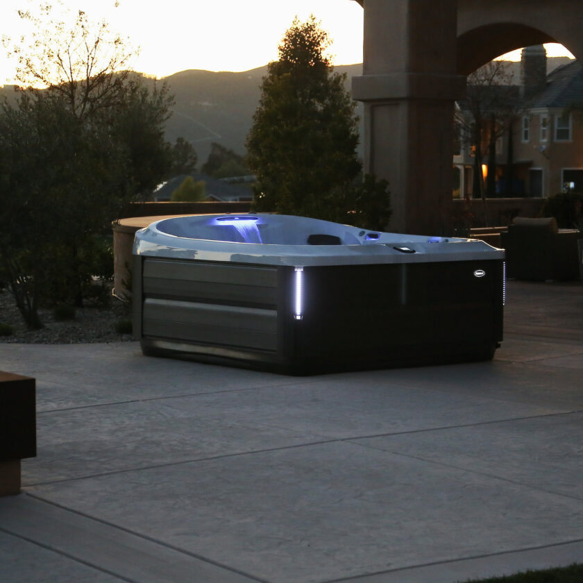 Jacuzzi® J-495 Hot Tub