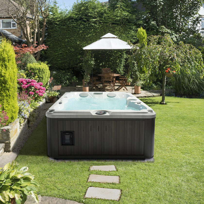 Jacuzzi® J-225 Hot Tub